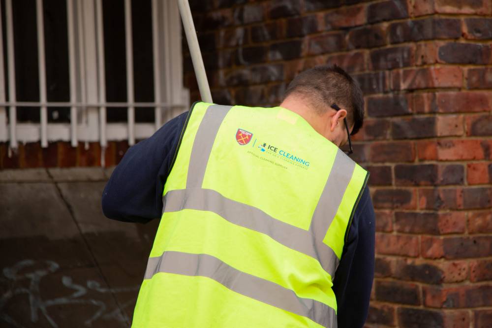 ICE Cleaning Signs Graffiti Removal Contract With Southwark Council